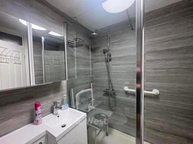 2 bedroom flat for sale in Warblington Street, Portsmouth, Hampshire, PO1