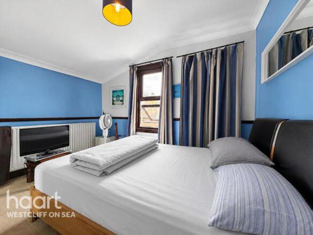 2 bedroom flat for sale in Warrior Square North, SOUTHEND ON SEA, SS1