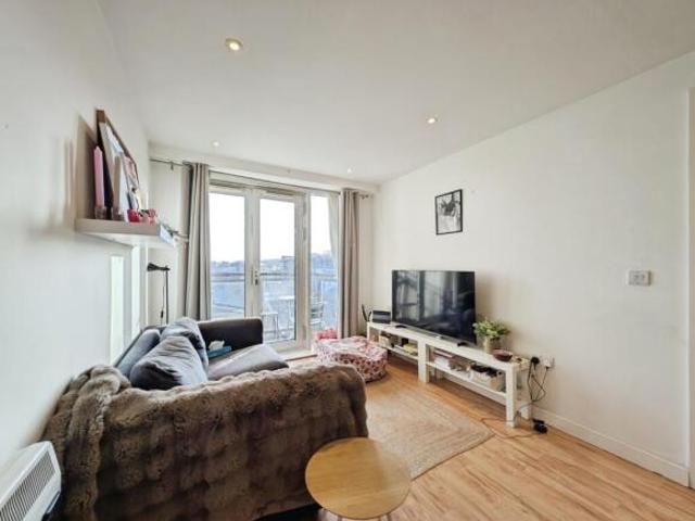 2 bedroom flat for sale in City Quadrant, Newcastle upon Tyne, and Wear, NE1