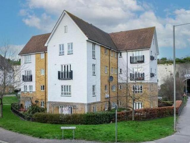 2 Bedroom Flat For Sale In Waterside, Gravesend