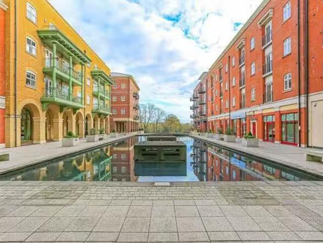 2 bedroom flat for sale in Waterside, Shirley, Solihull, B90