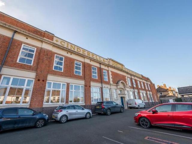 2 bedroom flat for sale in Watery Lane, Worcester, WR2