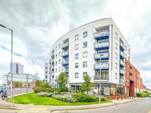 2 Bedroom Flat For Sale In Watford