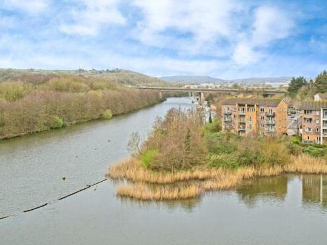 2 Bedroom Flat For Sale In Watkiss Way, Cardiff