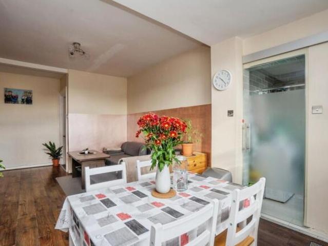 2 bedroom flat for sale in Waverley Road, Southsea, Hampshire, PO5