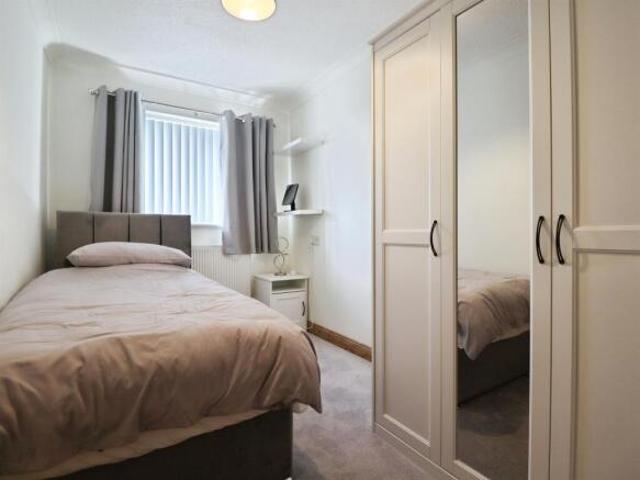2 bedroom flat for sale in Wentloog Road, Rumney, Cardiff, CF3