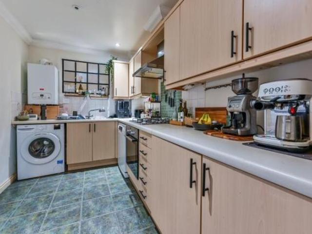 2 bedroom flat for sale in Wedmore Street, London, N19
