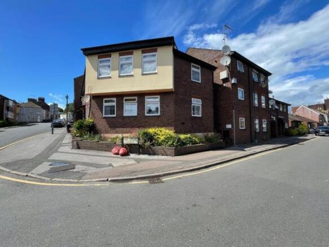 2 bedroom flat for sale in Wellington Court, Wellington Street, Luton, Bedfordshire, LU1 5AG, LU1