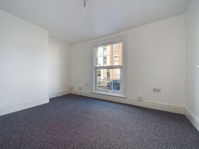 2 bedroom flat for sale in Wellington Street, Gloucester, GL1
