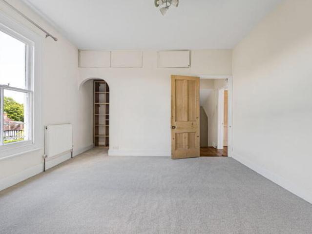 2 bedroom flat for sale in Wellington Square, Cheltenham, GL50 4JX, GL50
