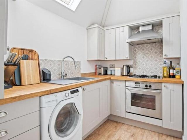 2 bedroom flat for sale in West Overcliff Drive, Bournemouth, BH4