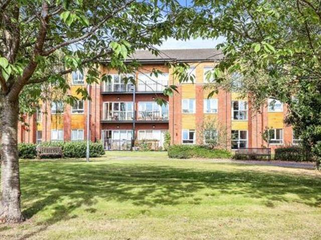 2 Bedroom Flat For Sale In West Bridgford, Nottingham