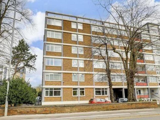 2 Bedroom Flat For Sale In West Bridgford, Nottinghamshire