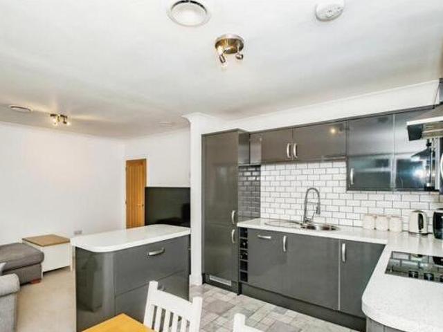 2 Bedroom Flat For Sale In West Chiltington