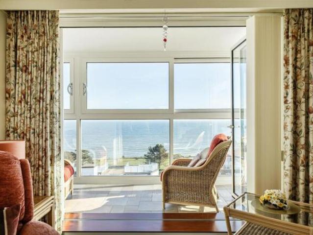 2 bedroom flat for sale in West Cliff Road, Bournemouth, BH2