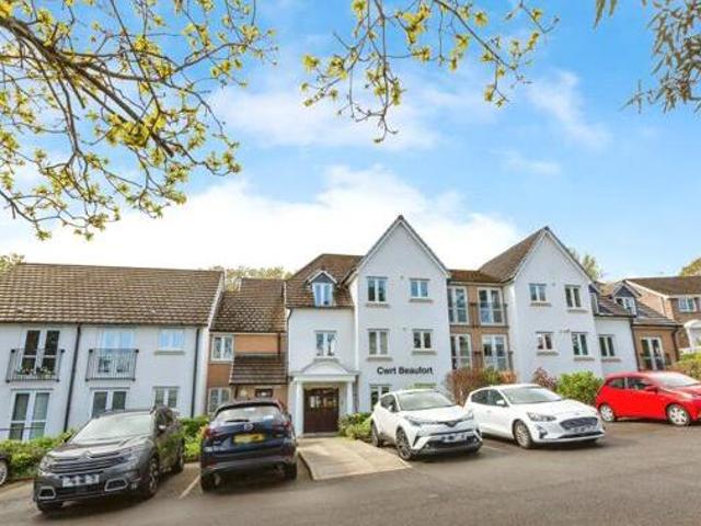 2 Bedroom Flat For Sale In West Cross, Swansea