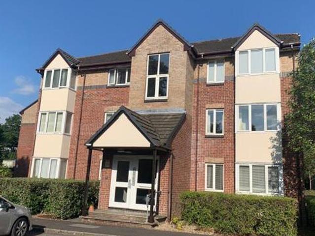 2 Bedroom Flat For Sale In West End, Southampton