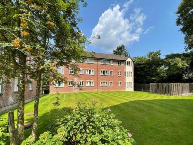 2 Bedroom Flat For Sale In West End, Southampton