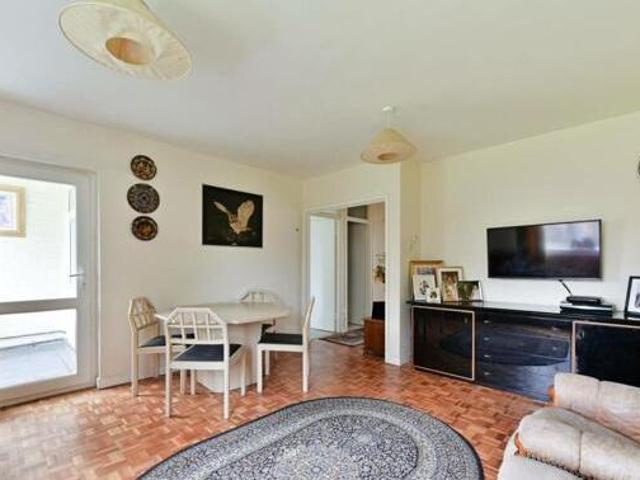 2 Bedroom Flat For Sale In West Hill, London