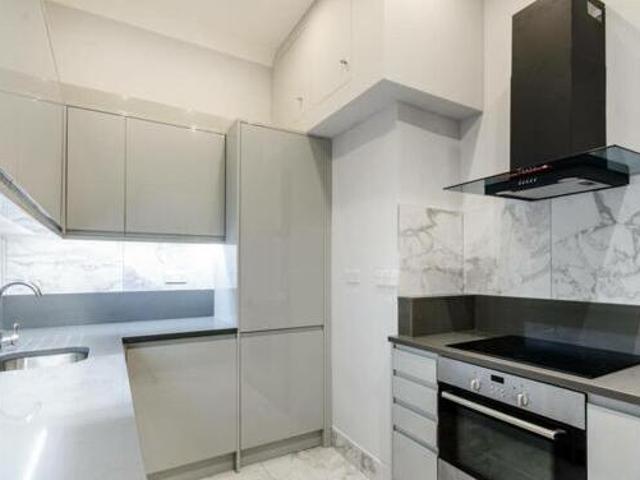 2 Bedroom Flat For Sale In West Kensington, London
