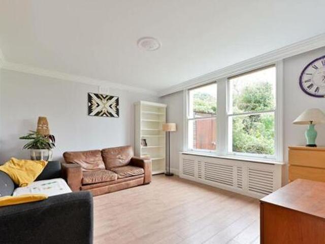 2 Bedroom Flat For Sale In West Putney, London