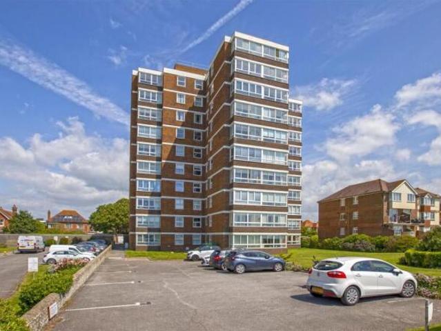 2 bedroom flat for sale in West Parade, Worthing, BN11