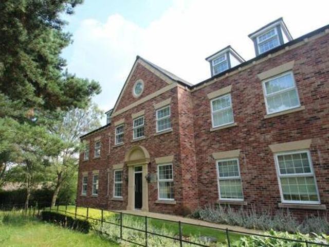 2 Bedroom Flat For Sale In West Yorkshire, Uk