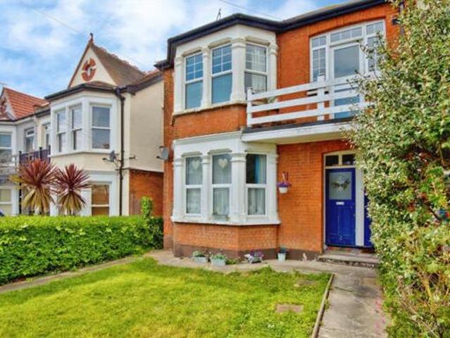 2 Bedroom Flat For Sale In Westcliff on sea