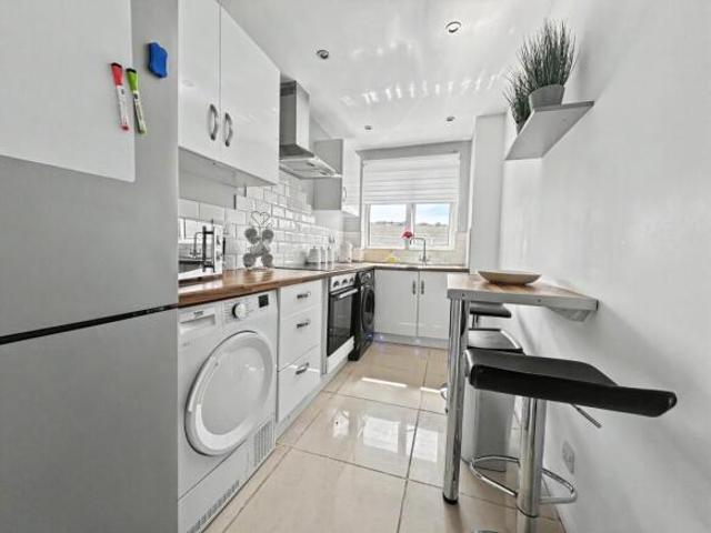 2 bedroom flat for sale in Westbrook, Lustrells Vale, Saltdean, BN2 8FZ, BN2