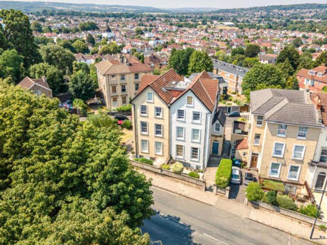 2 bedroom flat for sale in Westbury Road, Westbury On Trym, BS9