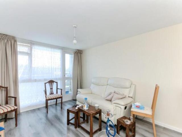 2 bedroom flat for sale in Westerham Road, Eastbourne, BN23