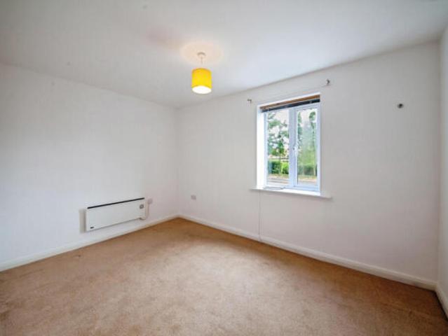 2 bedroom flat for sale in Weston View, Sheffield, S10