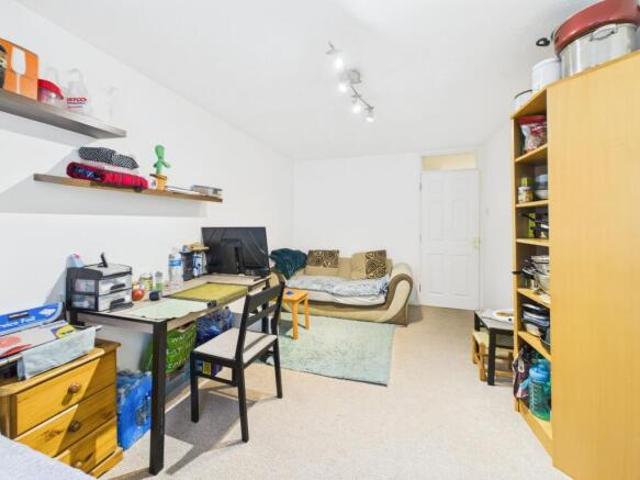 2 bedroom flat for sale in Wetherby Close, Chester, CH1