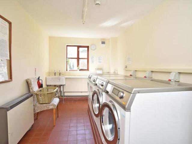 2 bedroom flat for sale in Wetherby Road, Wedderburn Lodge Wetherby Road, HG2
