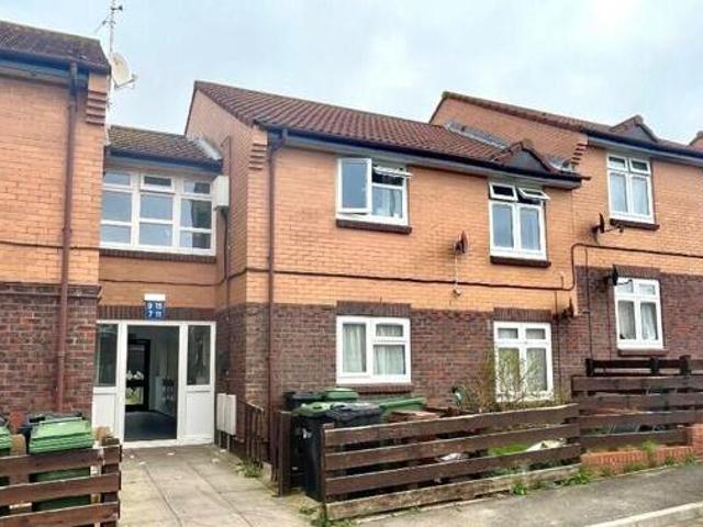 2 Bedroom Flat For Sale In Weymouth, Dorset