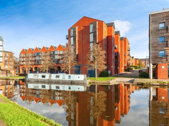2 bedroom flat for sale in Wharf View, CHESTER, Cheshire, CH1