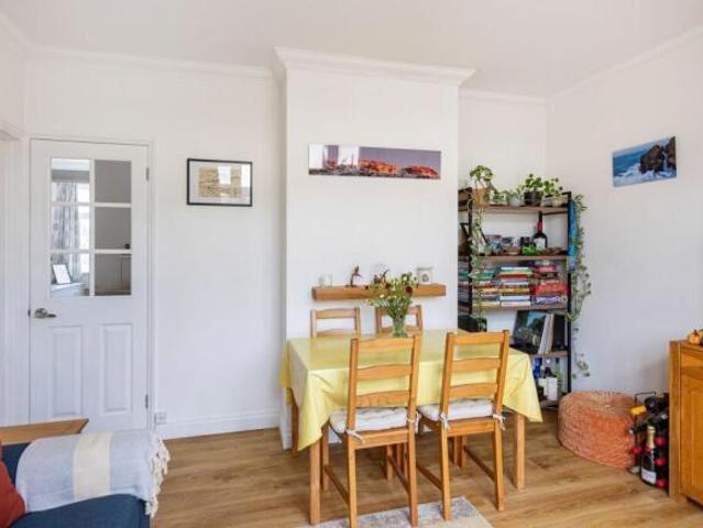 2 bedroom flat for sale in Wharton Road, Headington, OX3