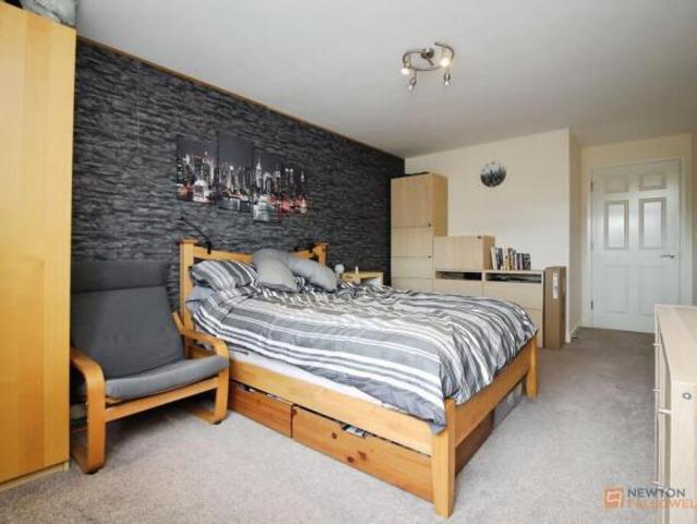 2 bedroom flat for sale in White Hart Close, Thurmaston, LE4