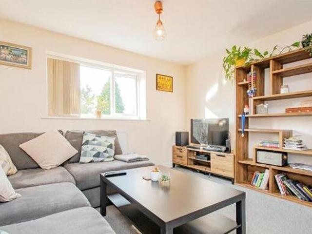 2 Bedroom Flat For Sale In Whitefield, Manchester