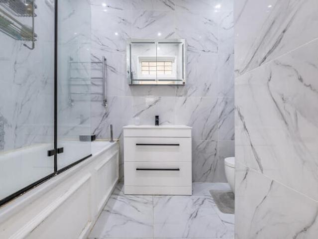 2 bedroom flat for sale in Whitehall Court, London, SW1A