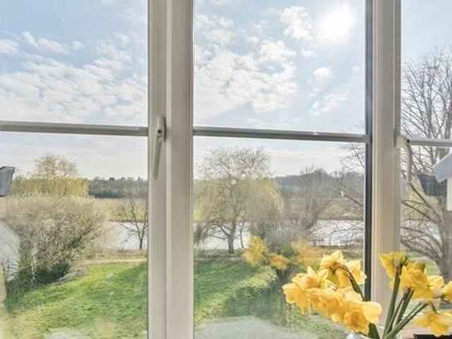 2 Bedroom Flat For Sale In Wimborne