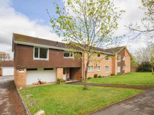2 Bedroom Flat For Sale In Wimborne