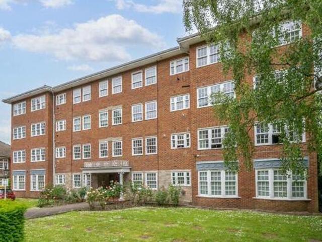 2 Bedroom Flat For Sale In Wimbledon Common, London