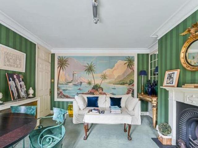 2 Bedroom Flat For Sale In Wimbledon Common, London