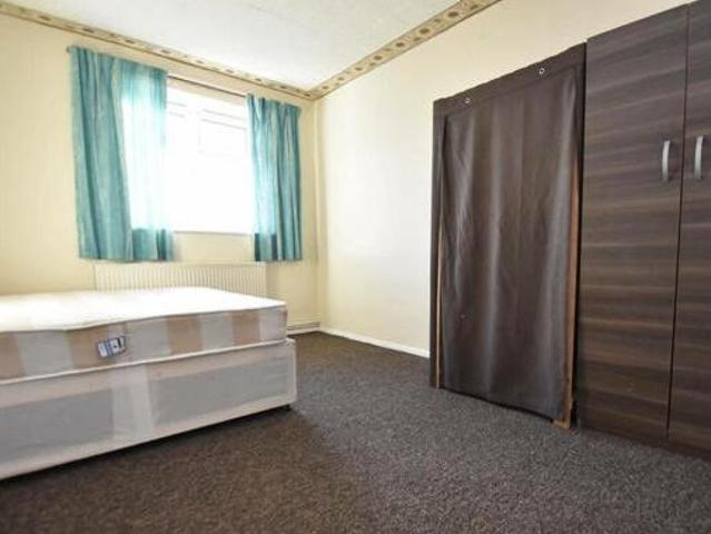 2 Bedroom Flat For Sale In Wimbledon, London