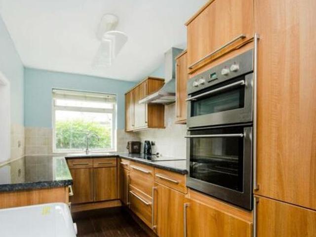 2 Bedroom Flat For Sale In Wimbledon, London