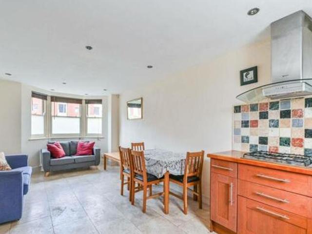 2 Bedroom Flat For Sale In Wimbledon, London