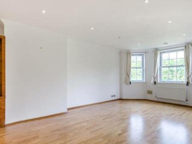 2 Bedroom Flat For Sale In Wimbledon, London
