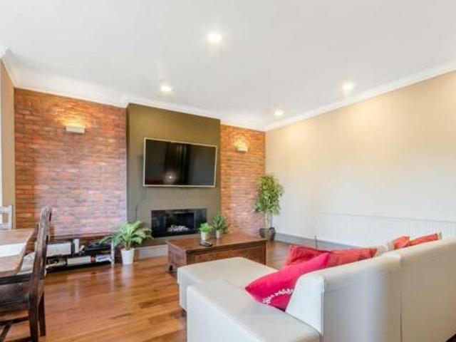 2 Bedroom Flat For Sale In Wimbledon Village, London