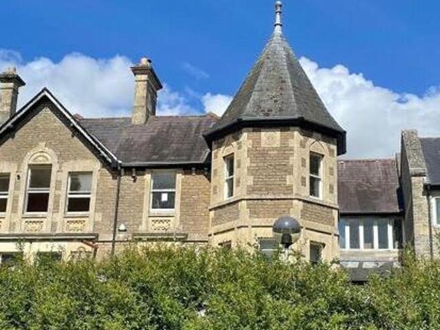 2 Bedroom Flat For Sale In Wincanton, Somerset